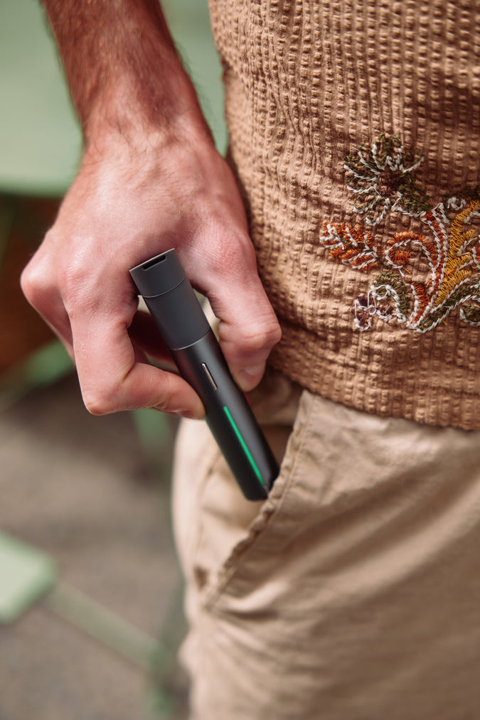 Puffco Pivot - UK Puffco Authorised Seller – Vapefiend